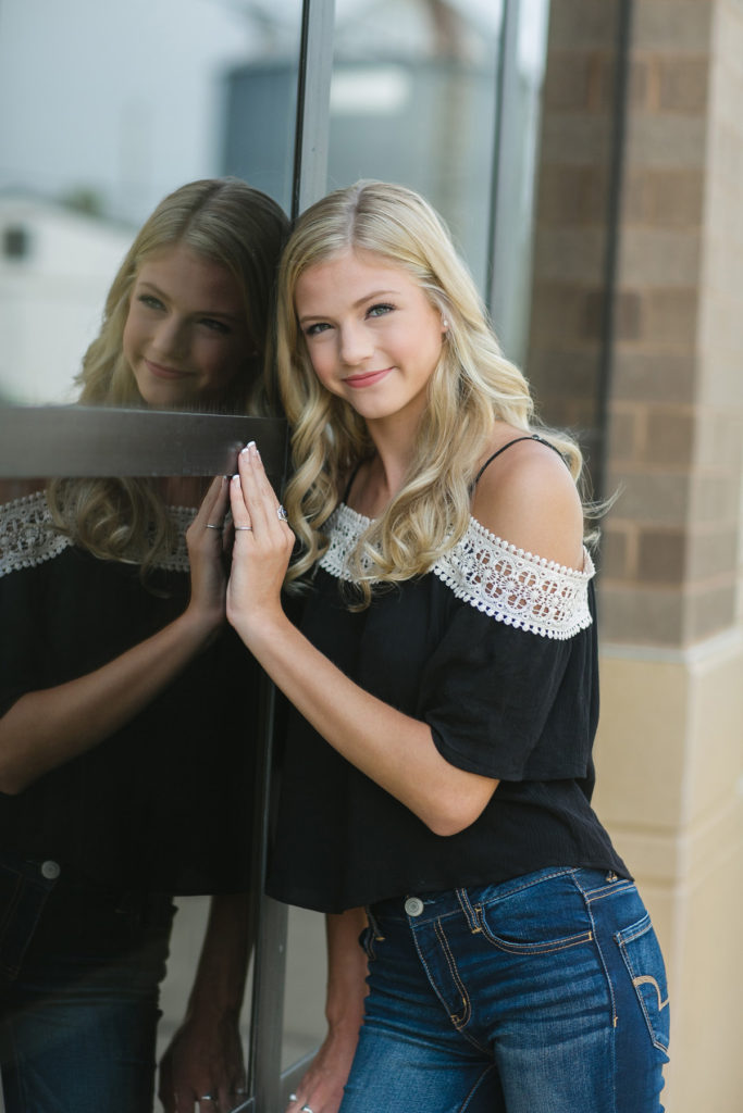 Kayla | School of Environmental Studies High School Senior Pictures, MN ...