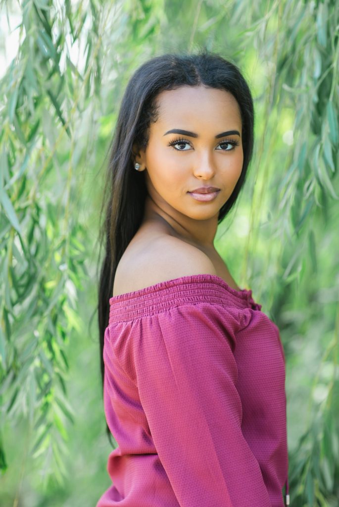 Yadani | Eastview High School Senior Pictures » Nealy Lanzen ...