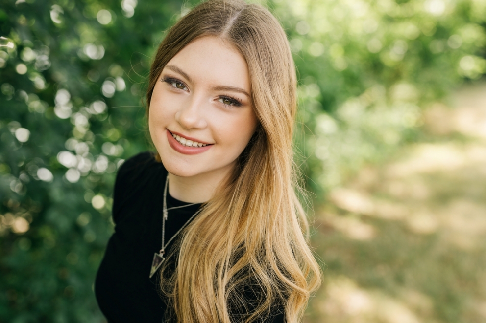 Emily | Eastview High School Senior Pictures » Nealy Lanzen | Minneapolis Senior Photographer