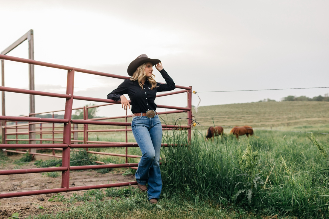 Lydia | Jordan Horse Senior Pictures » Nealy Lanzen | Minneapolis ...