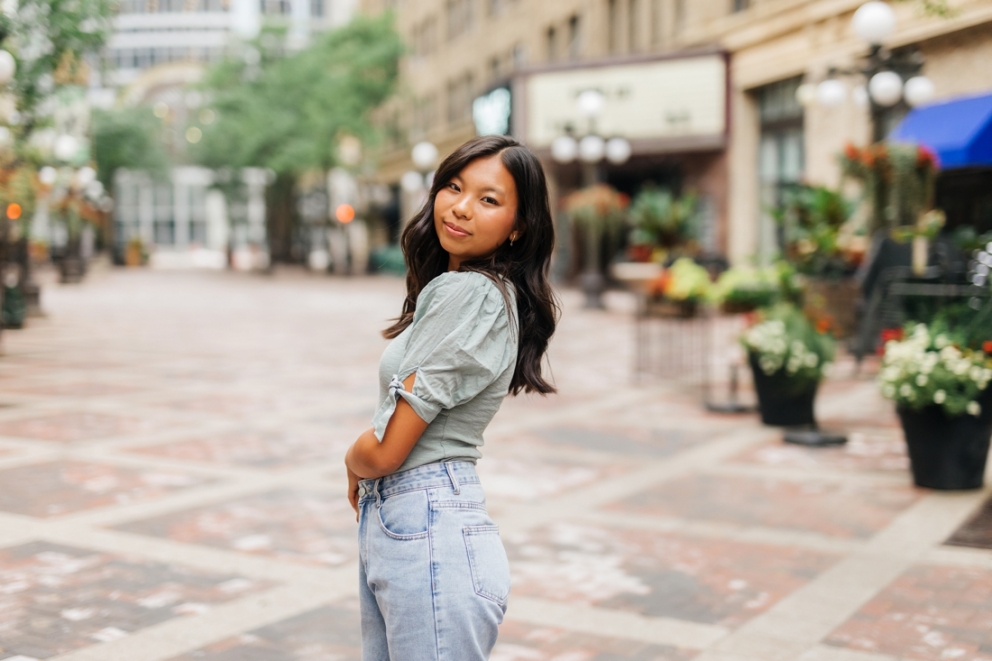 Sarah | Visitation Senior Pictures in St. Paul » Nealy Lanzen ...